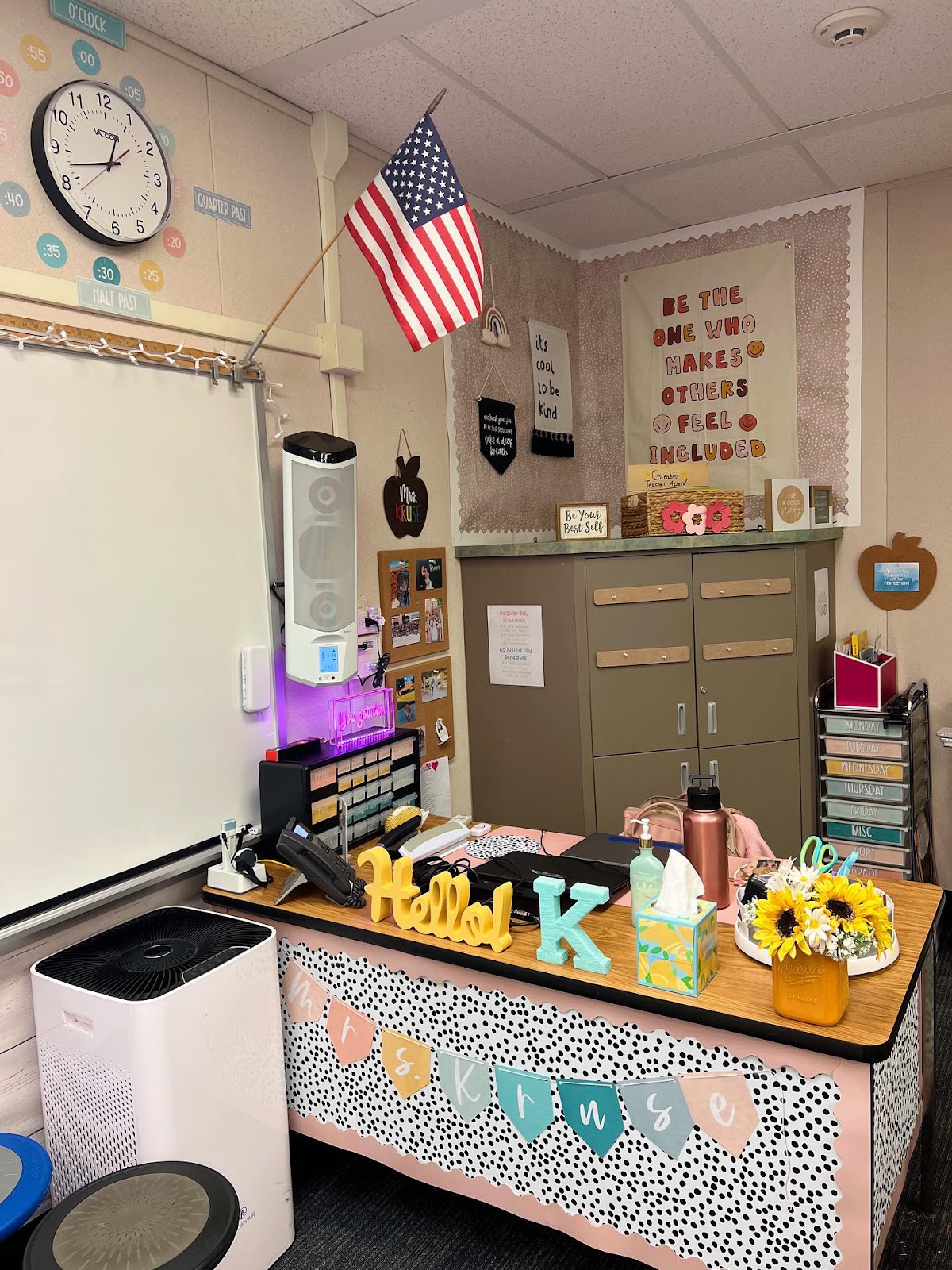 4th Grade Classroom Setup - Teacher Spotlight- Emily Kruse - Shayna Vohs